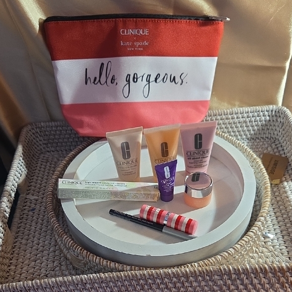 Clinique | Makeup | Clinique Lipstick And Skincare Set With Pink And ...